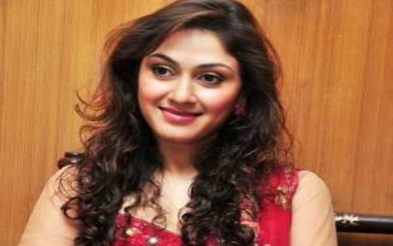 Manjari Fadnis Bio: Age, Height, Weight, and Her Incredible Net Worth!